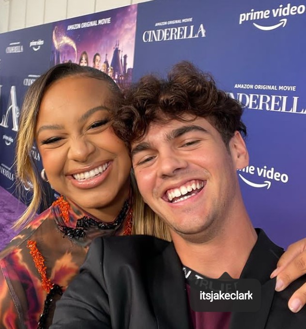 Who is Nia Sioux? Wiki, Biography, Height, Age, Net worth, Boyfriend ...