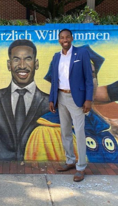Andre Dickens Age, Wiki, Biography, Family, Net worth, Wife, Children ...