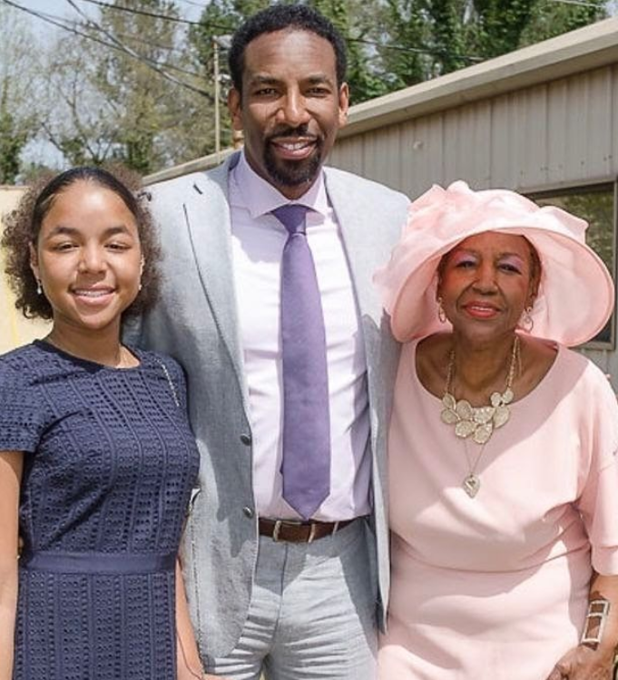 Andre Dickens Age, Wiki, Biography, Family, Net worth, Wife, Children ...