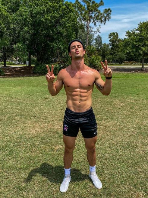 Garrett Miller Age, Wiki, Biography, Height, Net worth, Girlfriend ...