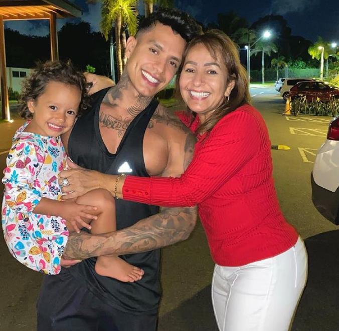 Victor Igoh Wiki, Age, Biography, Height, Net Worth, Wife, Family ...