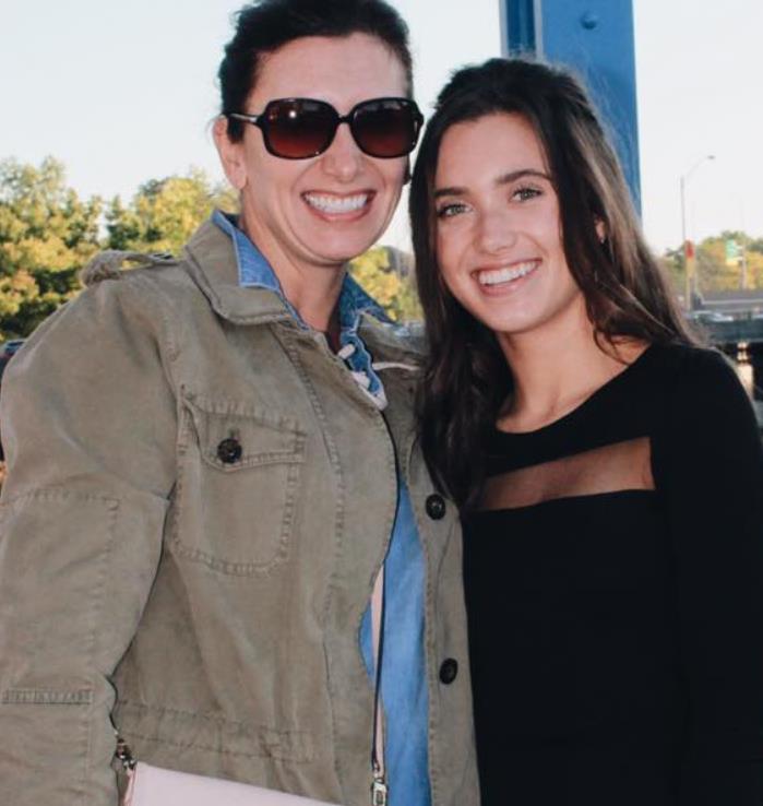 Hannah Meloche Wiki: Biography, Parents, Ethnicity, Height, Age, Net ...