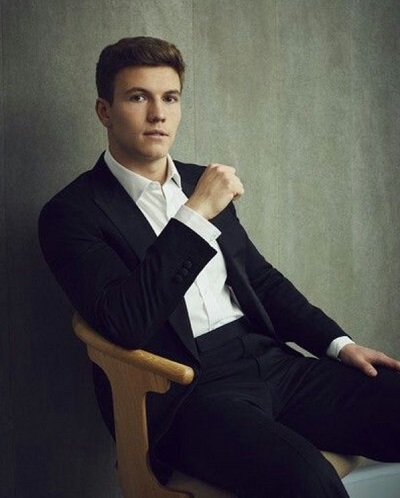 Leo Suter Biography: Wiki, Net worth, Age, Height, Girlfriend, Parents ...