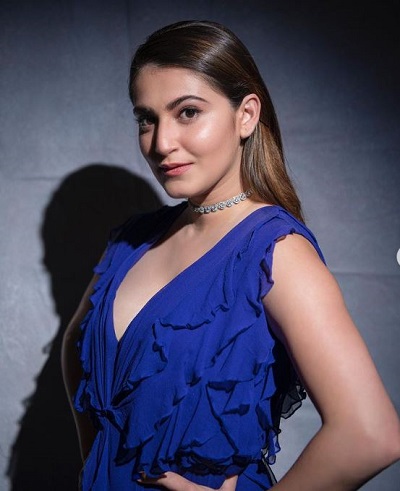 Shivaleeka Oberoi Age, Wiki, Net Worth, Family, Height, Boyfriend ...
