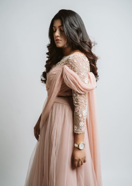 Aparna Balamurali Wiki, Age, Biography, Husband, Net Worth, Parents ...