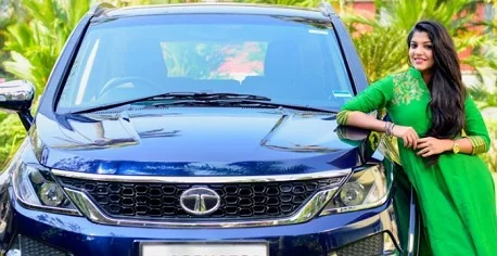 Aparna Balamurali Wiki, Age, Biography, Husband, Net Worth, Parents ...