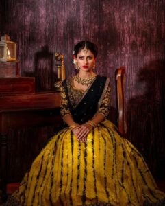 Who is Ayesha Zeenath? Biography, Age, Husband, Wiki, Net worth ...
