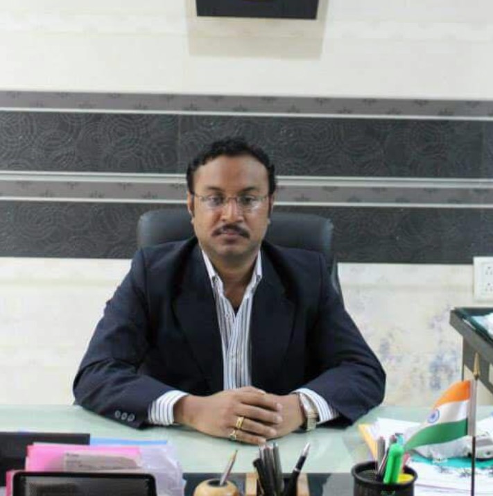 Sameer Vishnoi (IAS) Wiki, Age, Wife, Biography, Parents, Education ...