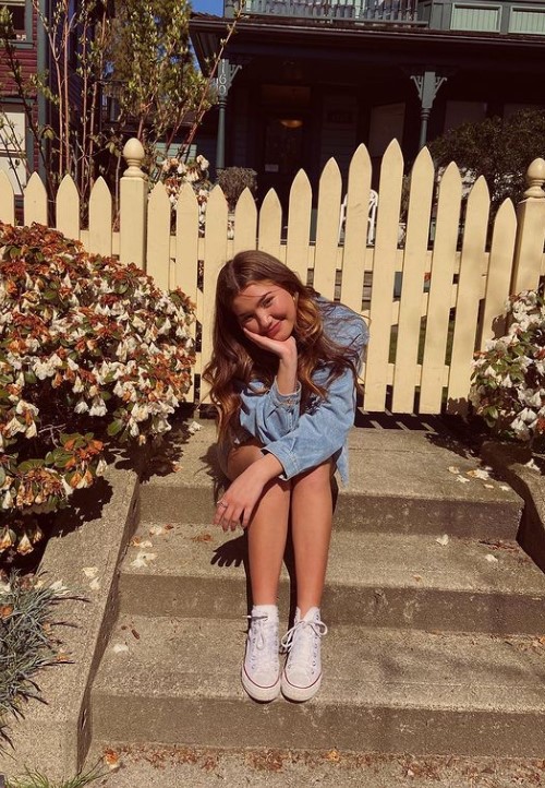 Who is Ali Skovbye? Wiki, Age, Height, Net Worth, Parents, Siblings ...