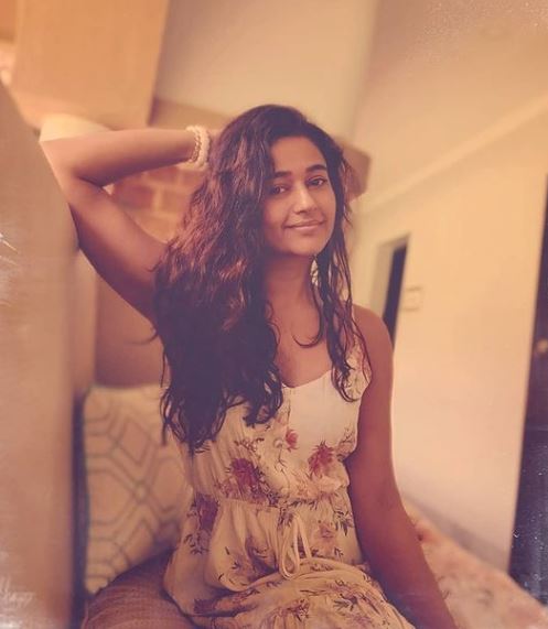 Who is Poonam Bajwa? Biography, Age, Parents, Net Worth, Height, Wiki ...