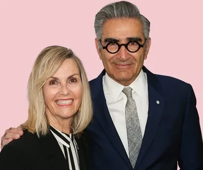 Deborah Divine Wiki (Eugene Levy's Wife) Age, Net worth, Kids, Family ...