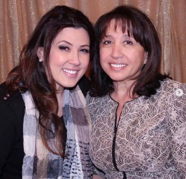 Dr. Janette Nesheiwat: Bio, Wiki, Husband, Education, Age, Family, Net ...