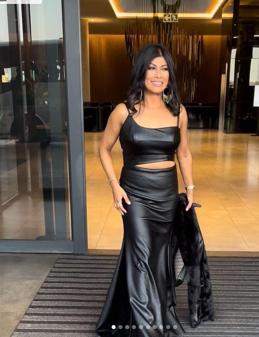 Jailoshini Naidoo (Actress) Wiki, Husband, Age, Height, Parents, Net ...