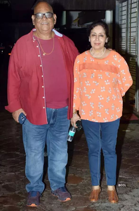 Shashi Kaushik (Satish Kaushik's Wife) Age, Wiki, Kids, Family, Net ...