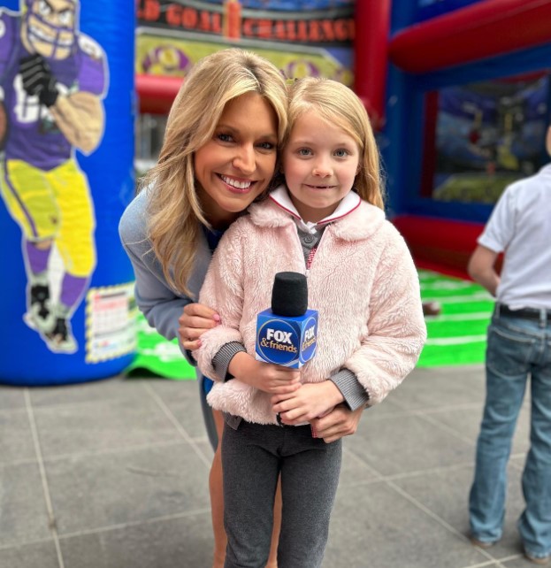 Ainsley Earhardt Husband, Age, Biography, Net Worth, Height, Family